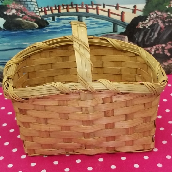 Vintage | Accents | Vintage Hand Woven Straw Wick Basket | Poshmark